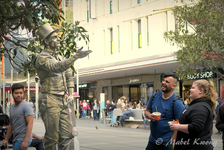 Australian Greetings: ‘How’s It Going’ And More – Mabel Kwong