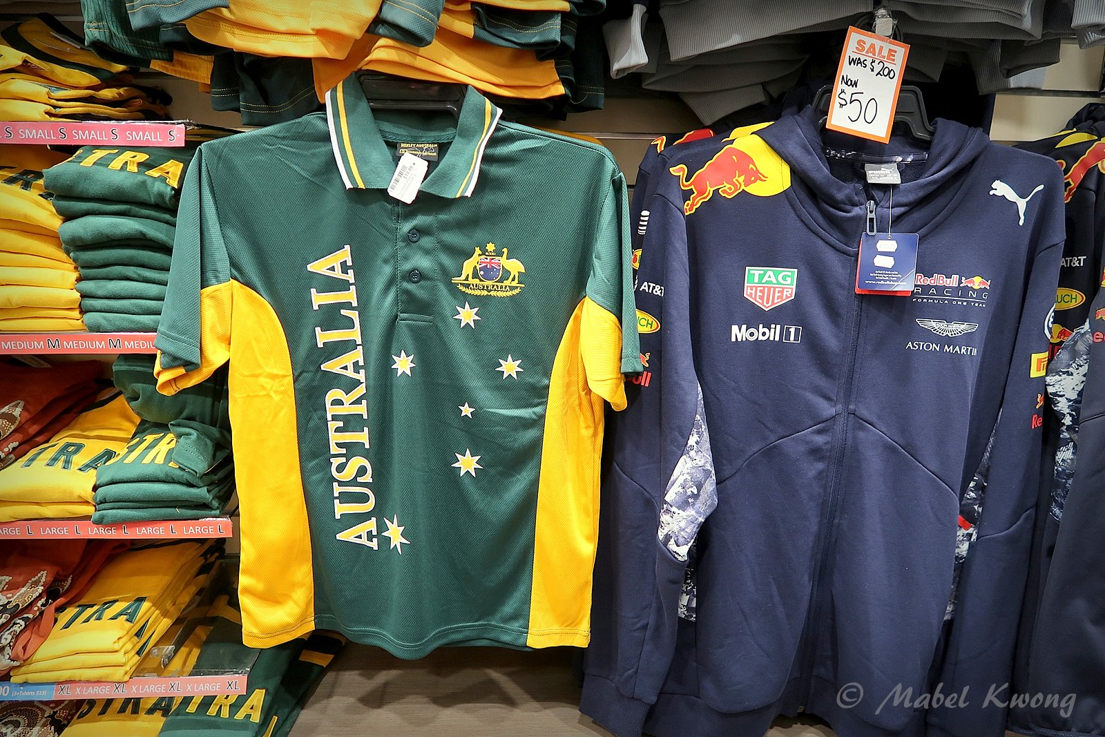 Australia’s National Colours: Green, Gold and More – Mabel Kwong